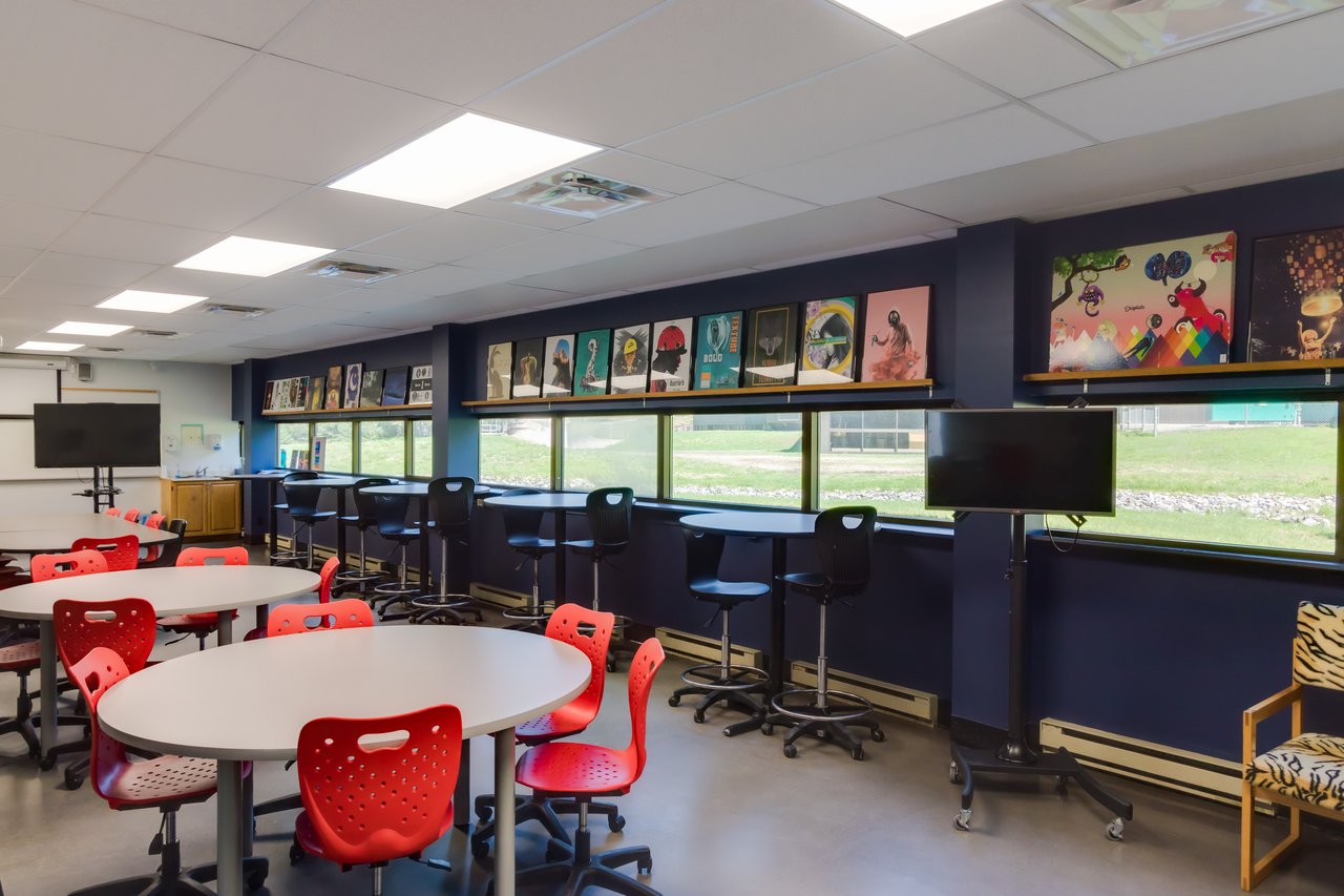 College Drive Campus - Graphic Design