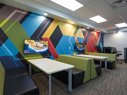 College Drive Campus - Graphic Design