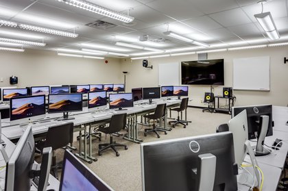 College Drive Campus - Mac Lab