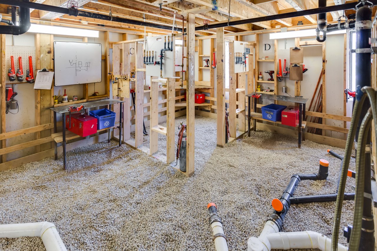 Commerce Court Campus - Plumbing Lab Gallery