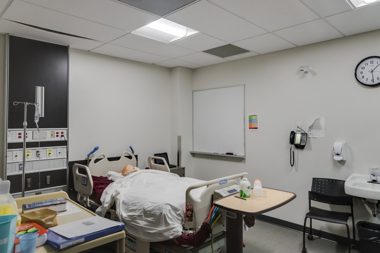 College Drive Campus - Respiratory Therapy Lab Gallery