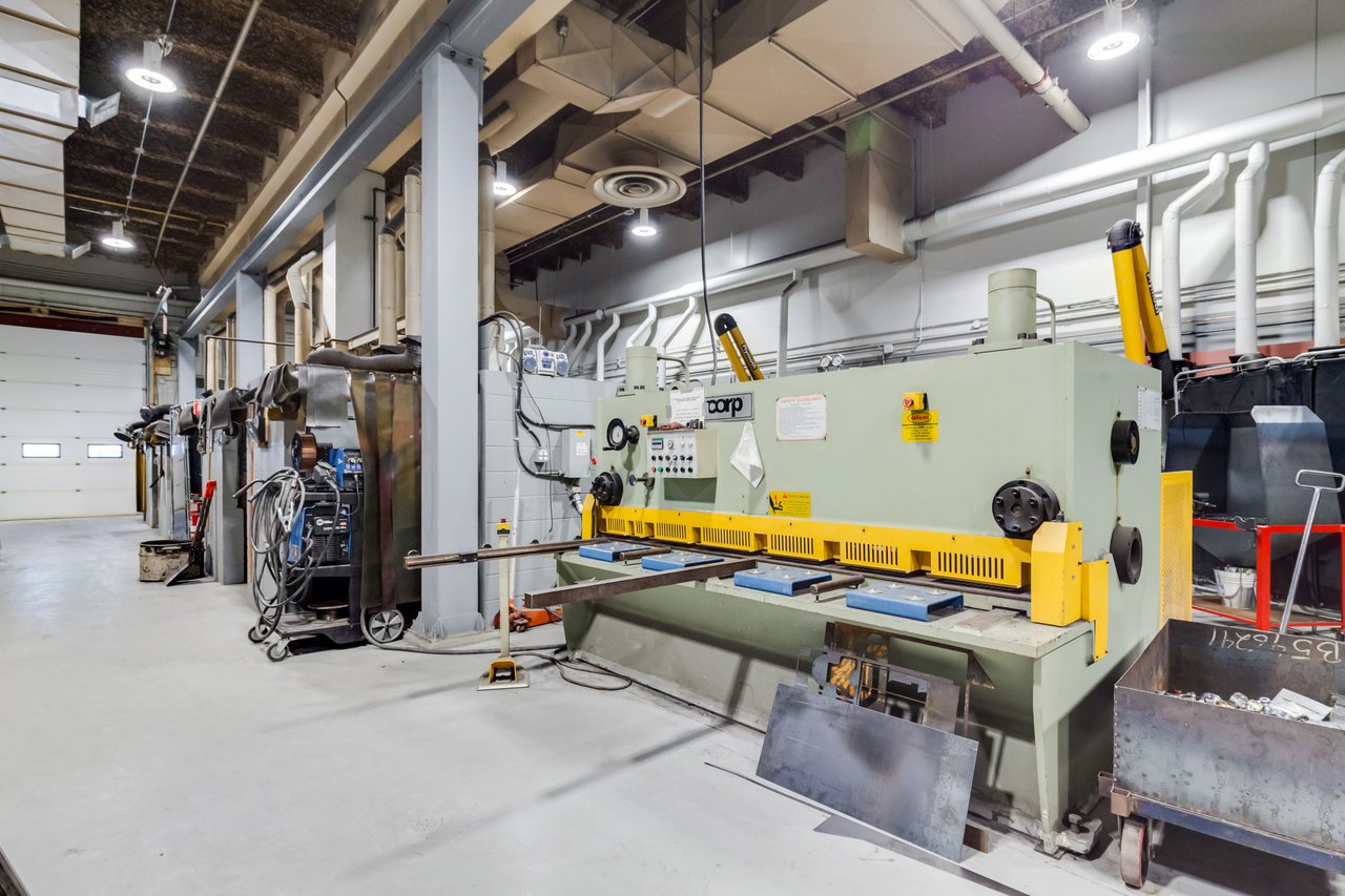 Commerce Court Campus - Welding Lab Gallery