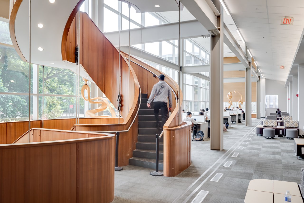 Full Tour - MacOdrum Library