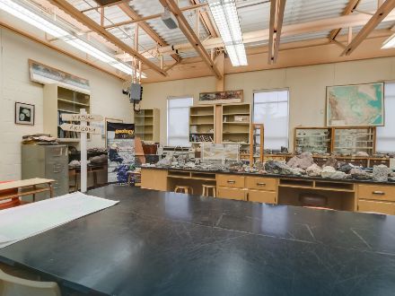 Classrooms & Labs - Geology Lab