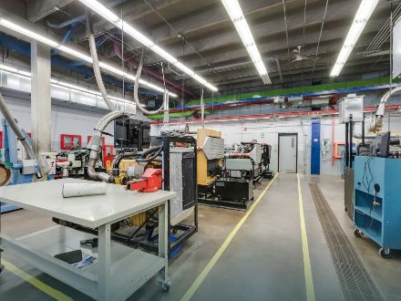 Ashtonbee Campus - Heavy Equipment and Truck Engine Lab