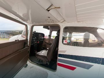 Canadian Flight Academy - Cessna