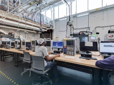 Downsview Campus - CNC Mill Lab( Room:122)