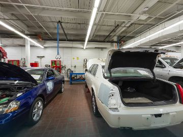 Highlights Tour – All Campuses - Autobody Lab