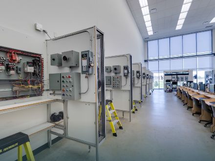 Cambridge Campus - Alternating and Direct Current Lab