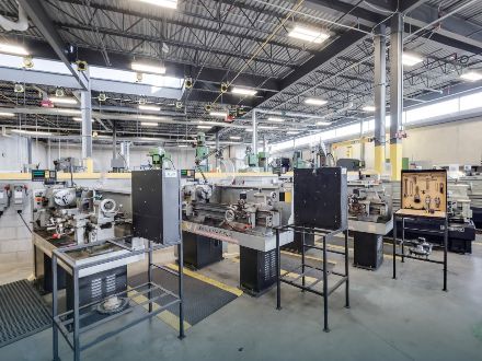 Cambridge Campus - Lathe and Milling Machine Shop