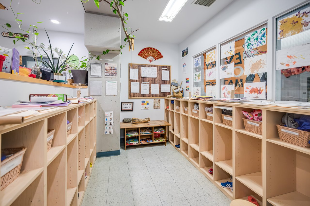 Casa Loma Campus - Child Drop Off and Cubby Area