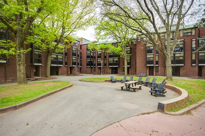 West Quad - Matthews Hall Traditional Double Room