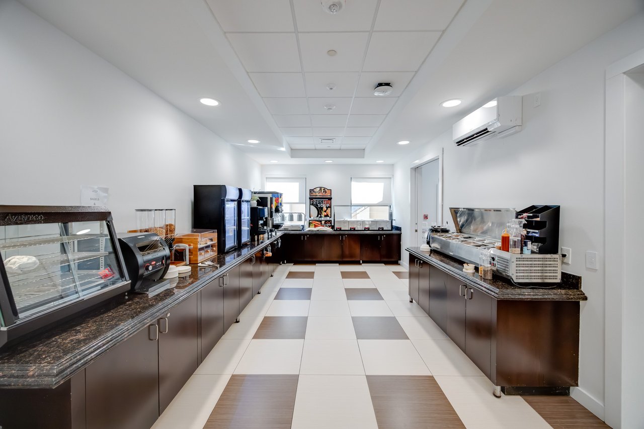 Long Island Residence Hall Tour - Dining