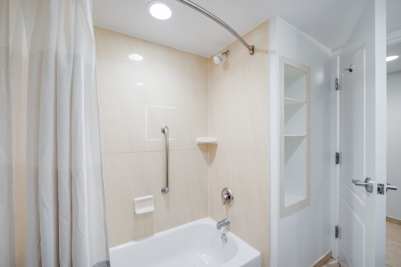 Long Island Campus - Residence Hall Rooms