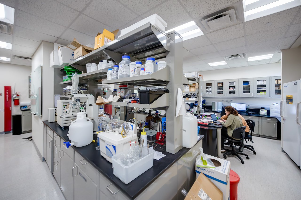 Long Island Campus - Theobald Science Center - Biological and Chemical ...