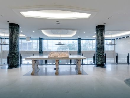 Main building: common areas - The hall of the main building