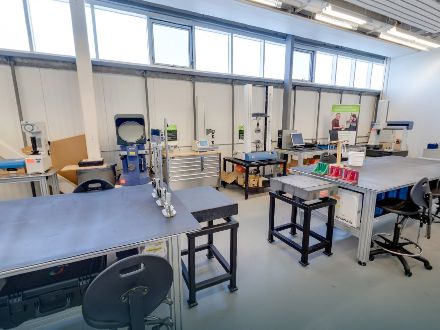 Red Deer Polytechnic Main Campus - Materials Testing Lab in the Centre ...