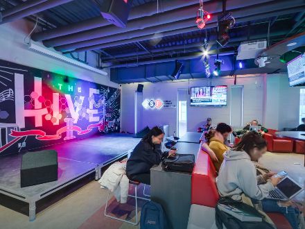 Seneca@York Campus - The Hive Student Lounge