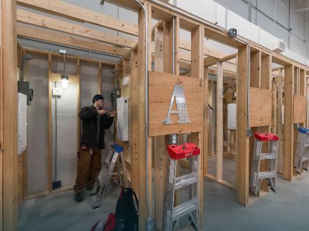 Davis Campus - Electrical Lab