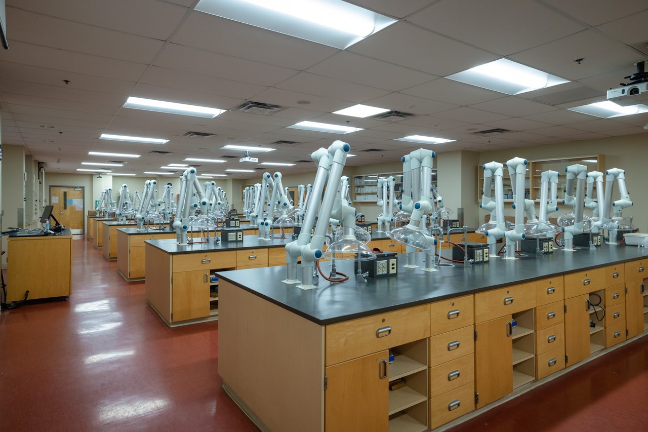 Academics - Chemistry Lab