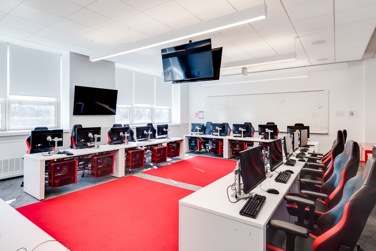 Queens Campus Virtual Experience - Let's Talk Tech!