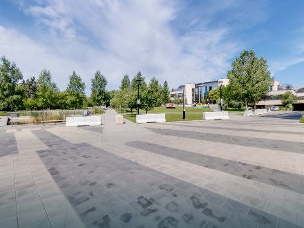 Full Main Campus Tour - MacHall Quad between TFDL