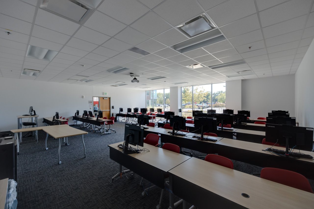Explore UIndy's Campus - Health Pavilion 1st Floor Computer Lab