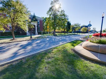 Explore UIndy's Campus - Hanna Ave