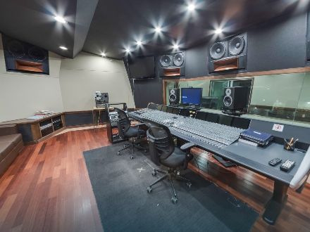 Main Campus - W | Studio One