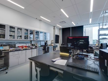 Faculty of Science - STEM – Physics Lab