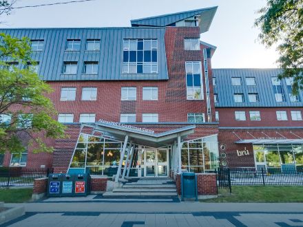 UWindsor Campus Tour - Alumni Hall