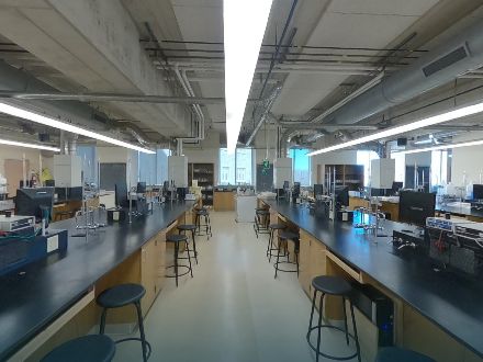 Science - First-Year Chemistry Lab