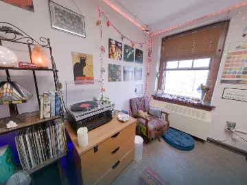 Living on Campus - Tripp Single Room