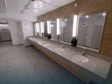 Living on Campus - Sellery Resident Bathroom