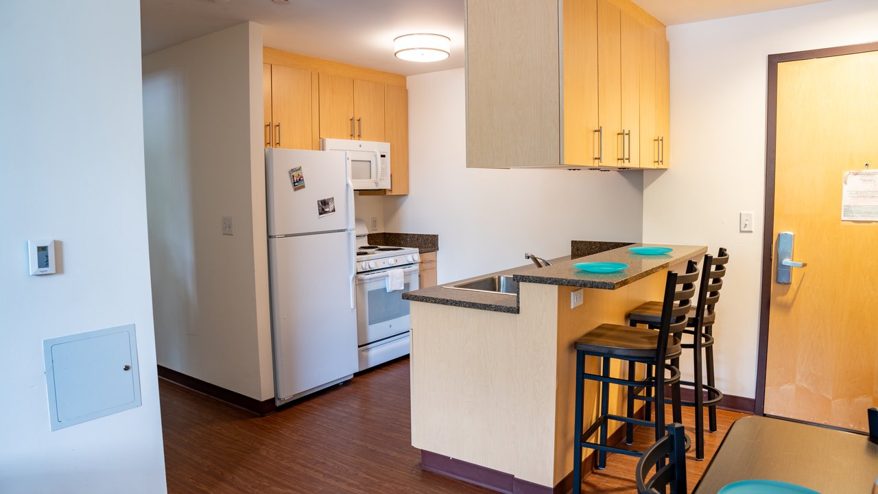 Residence Hall Tour - Apartments@525 Huntington