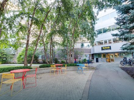 Residence Hall Tour - Baker Hall and 610 Courtyard